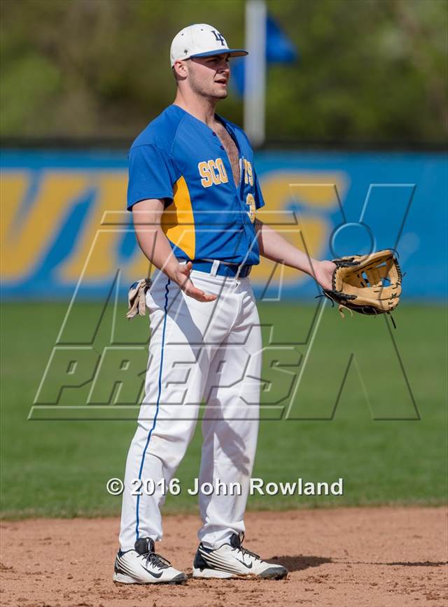 Photo 4 in the Lake Forest @ Warren Photo Gallery (136 Photos)