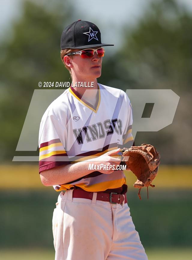 Photo 3 in the JV: Windsor @ Holy Family Photo Gallery (283 Photos)