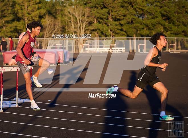 Photo 26 in the Dog Pound Invitational (300M Hurdles) Photo Gallery (28 ...