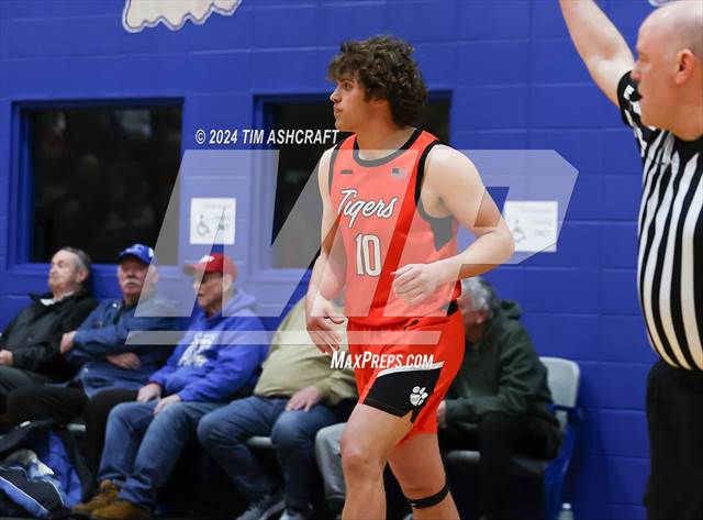 Photo 21 in the Lawrenceburg vs Greensburg (IHSAA 3A Section 29 ...