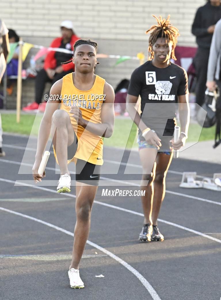 Photo 1 in the UIL Track & Field 5A Region 3 Area (4 x 100 Meter) Photo ...