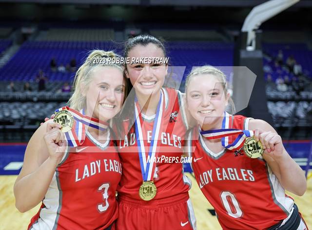 Photo 6 in the Fairfield vs. Holliday (UIL 3A Basketball State Final ...