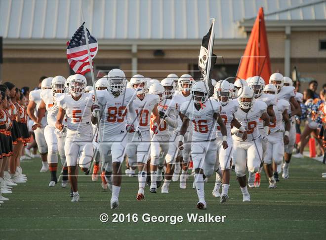 Photo 12 in the Bowie @ Marcus Photo Gallery (53 Photos)