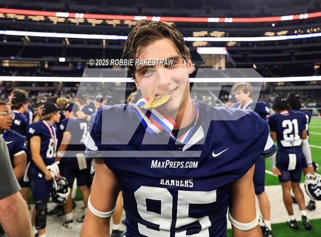 Photo 1 in the Smithson Valley vs. Lone Star (UIL 5A D1 Football Final ...