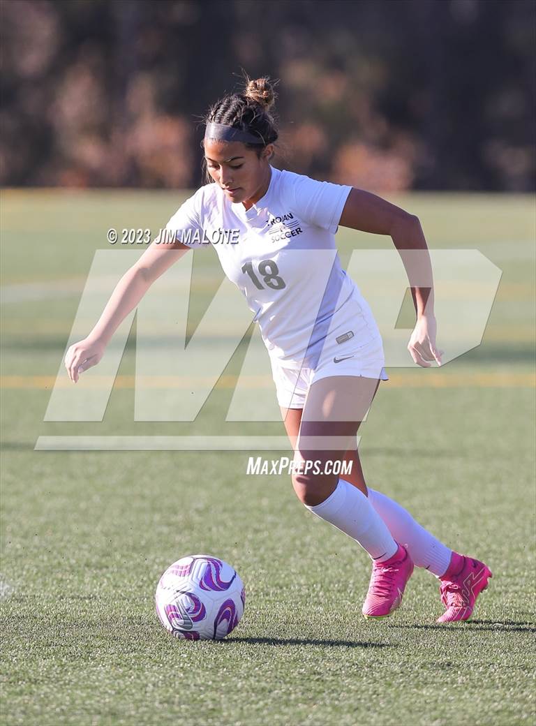 Photo 16 in the Lincoln vs. Maria Carrillo Photo Gallery (156 Photos)