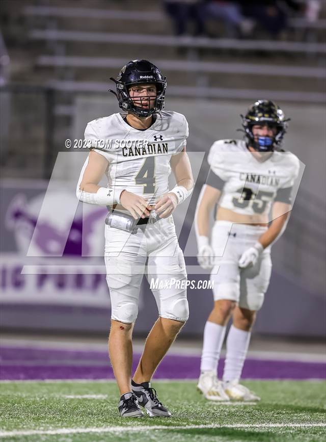 Photo 46 in the Canadian @ Gunter (UIL Football 3A D2 Semifinal) Photo ...
