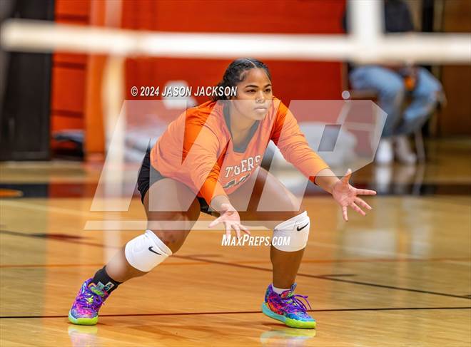 Photo 4 in the Overhills @ South View Photo Gallery (175 Photos)