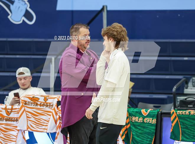 Photo 1 in the Metro Sports KC All-Star Game Dunk Contest Photo Gallery ...