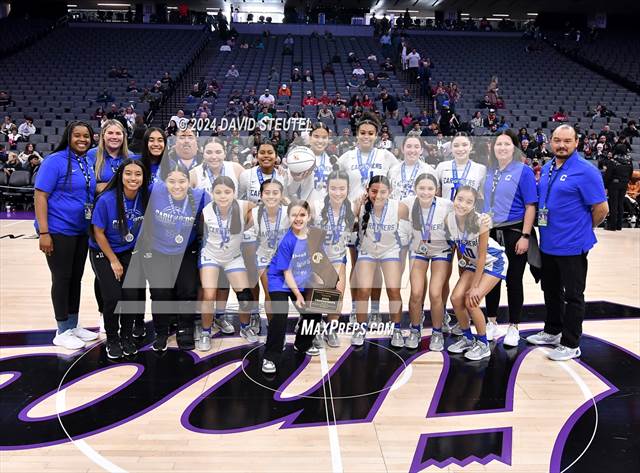 Photo 1 in the Caruthers (CIF State D3 Awards) Photo Gallery (57 Photos)