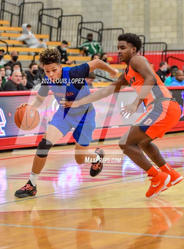 Photo 4 in the Whitney Young vs. Bishop Gorman Photo Gallery (48 Photos)