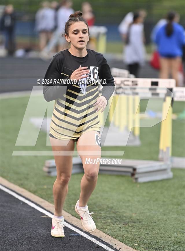 Photo 1 in the IHSAA Delta Sectionals (800 Meter) Photo Gallery (125 ...
