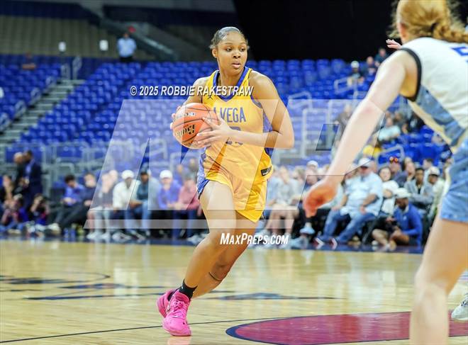 Photo 145 in the Decatur vs. La Vega (UIL 4A Basketball Division I ...