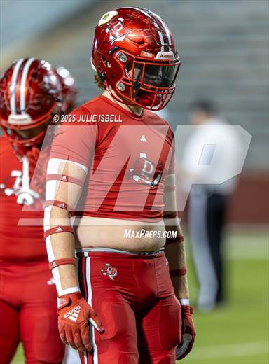 Photo 3 in the Grapeland vs. Deweyville (UIL 2A D2 Football Bi-District ...
