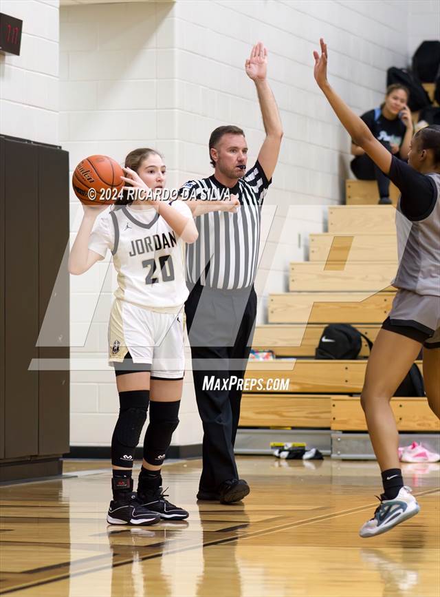 Photo 32 in the Jordan vs Paetow Photo Gallery (156 Photos)