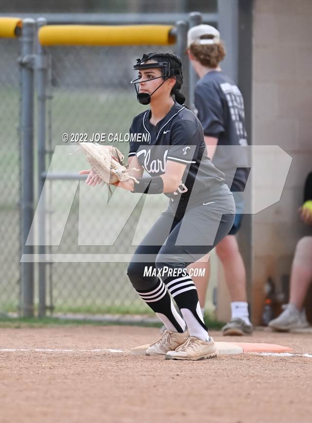 Photo 18 in the Johnson vs Clark Photo Gallery (341 Photos)