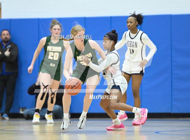 Photo 2 in the Archbishop Hoban vs. Medina (OHSAA D1 District Final ...