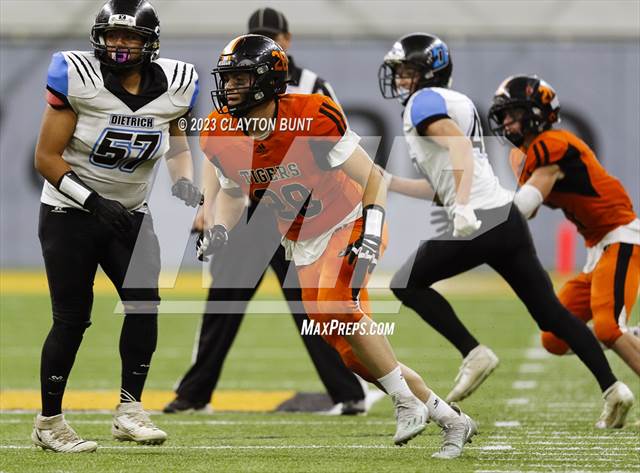 Photo 29 in the Kendrick vs. Dietrich Photo Gallery (32 Photos)