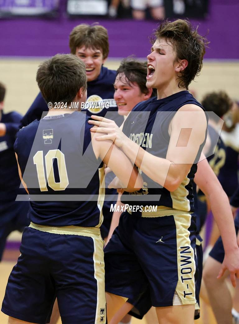 Photo 1 in the Teutopolis vs St Joseph-Ogden (IHSA 2A Sectional Final ...