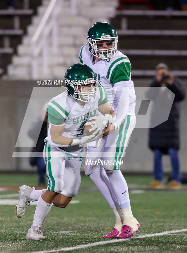 Photo 33 in the Bayport-Blue Point vs. Seaford Division IV Long Island ...