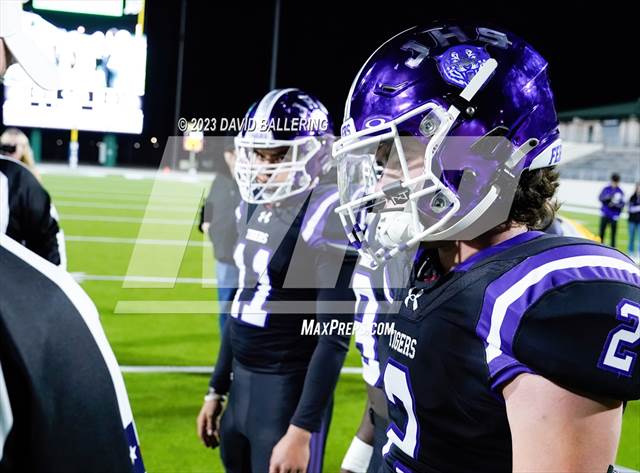 Photo 1 in the Gunter vs Jacksboro (UIL 3A DII Quarterfinal Playoff ...