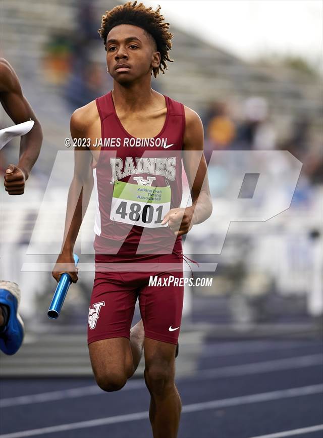 Photo 1 in the Bob Hayes Invitational (4 x 800 Meter) Photo Gallery (86 Photos)