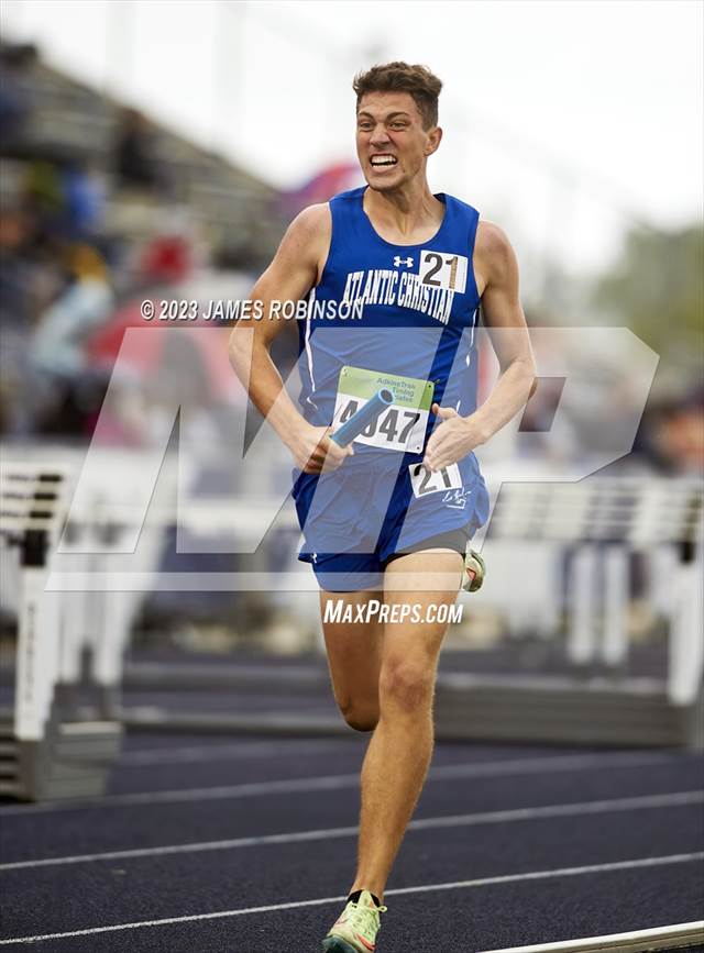 Photo 25 in the Bob Hayes Invitational (4 x 800 Meter) Photo Gallery (86 Photos)