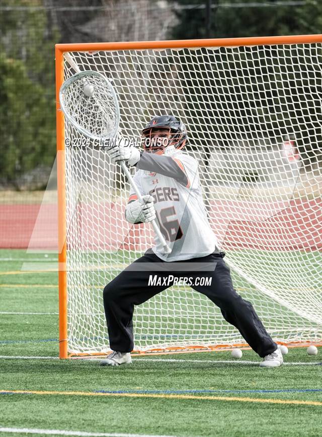 Photo 1 in the Golden @ Lakewood Photo Gallery (275 Photos)