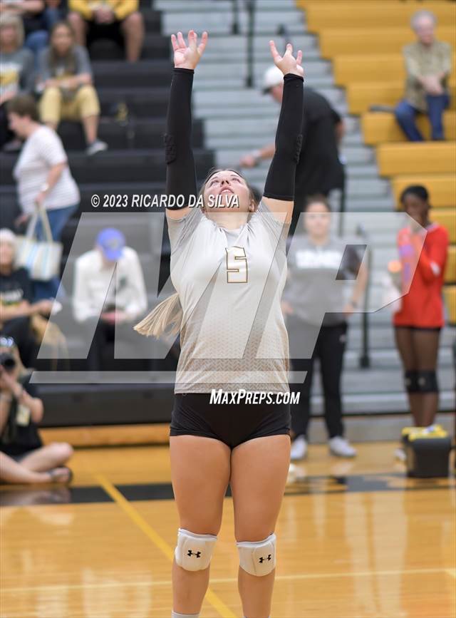 Photo 121 in the Sealy vs Royal Photo Gallery (191 Photos)