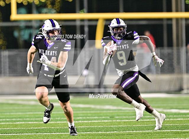 Photo 17 in the Willis vs Tomball Memorial (UIL 6A D2 Area Round) Photo ...