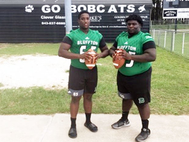 Video: 338-pound quarterback, 265-pound running back is one big Meat Wagon