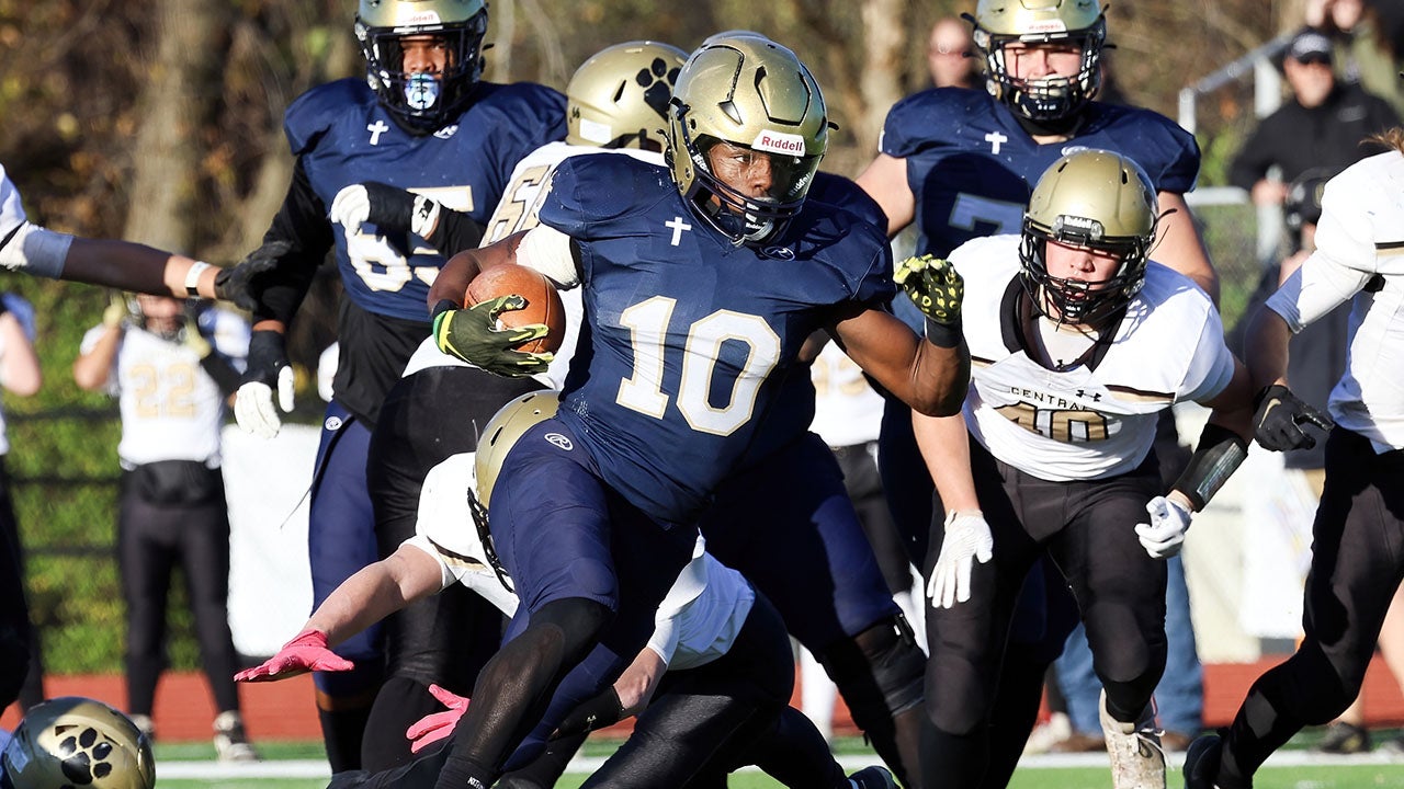 WATCH: Oregon commit Dierre Hill Jr. totals 518 yards, seven touchdowns ...