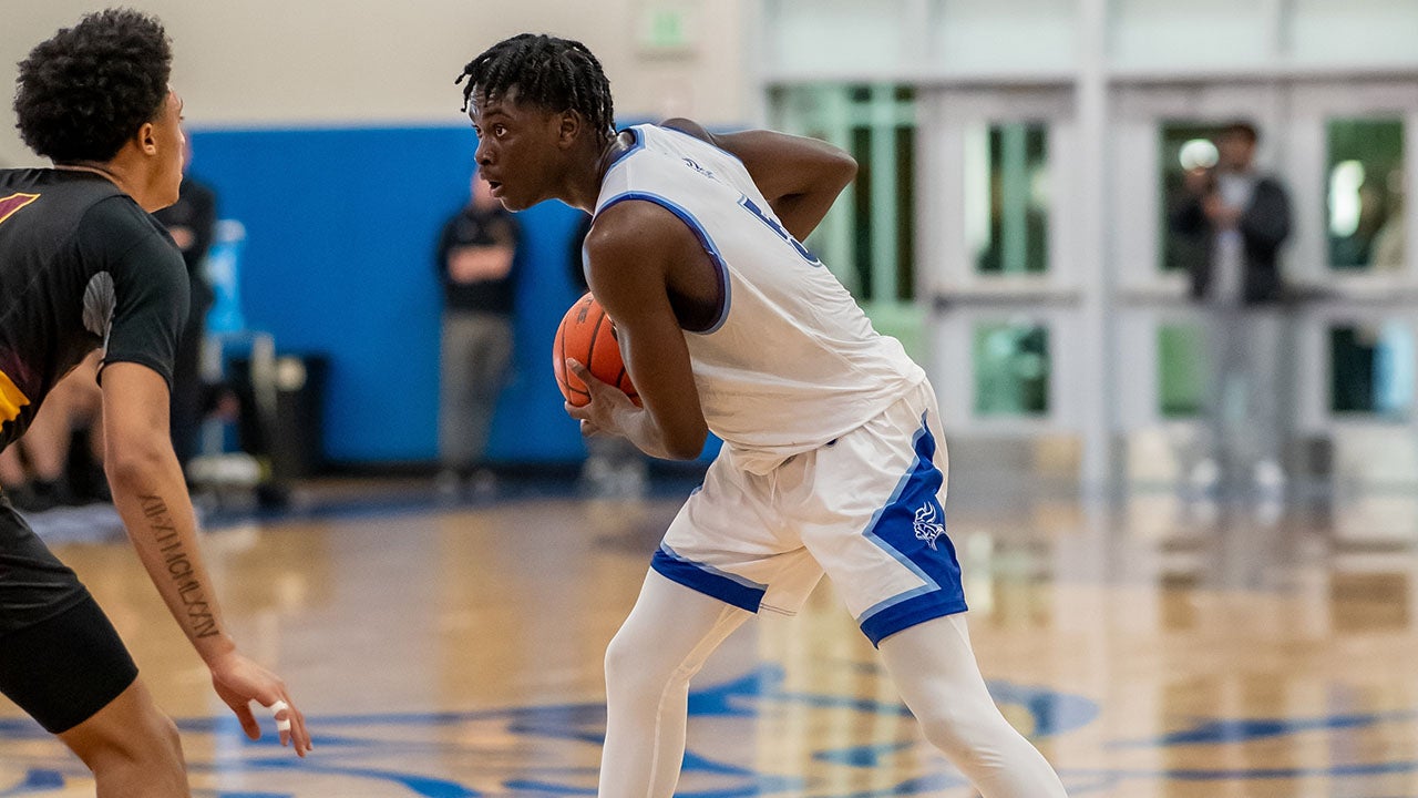 Zoom Diallo named 2022-23 MaxPreps Washington High School Basketball ...