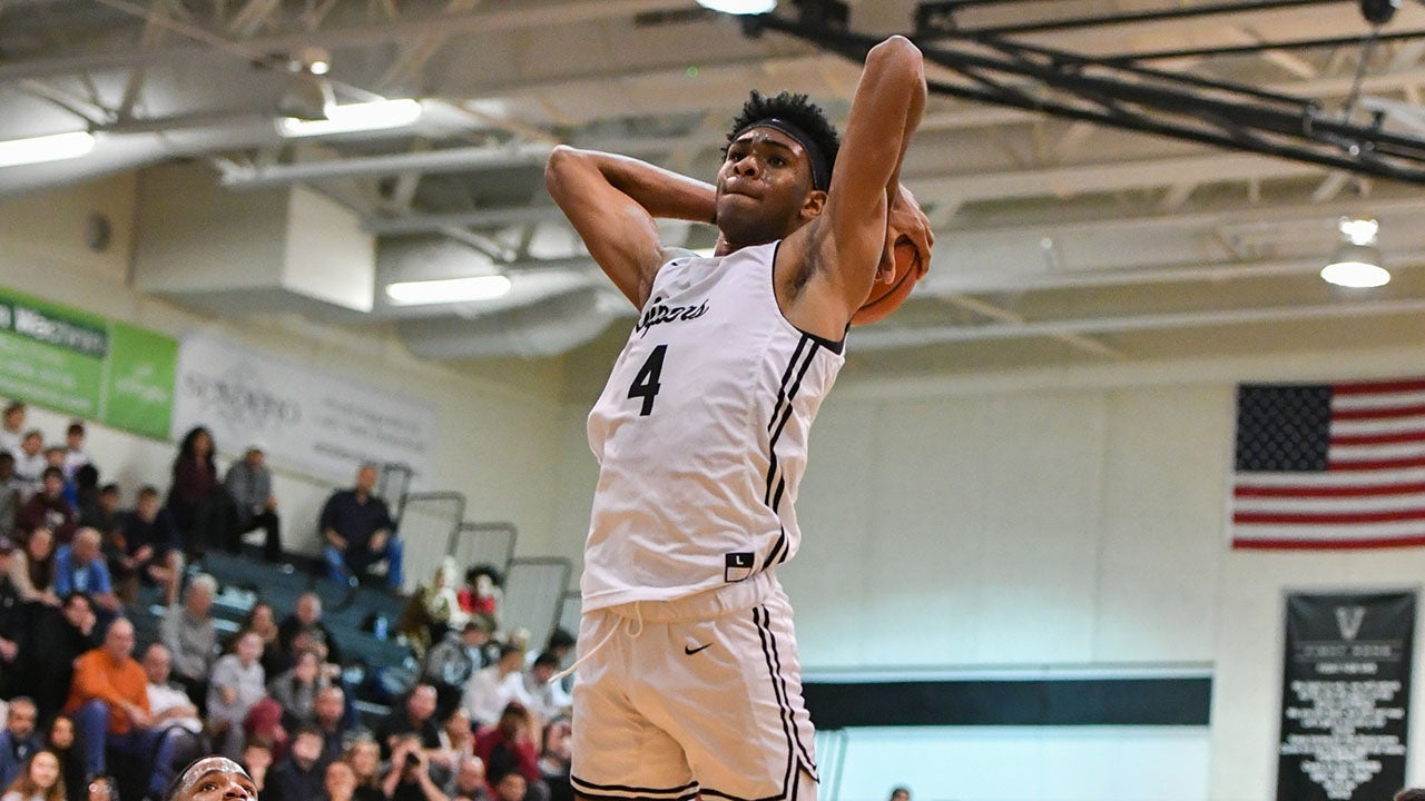 Texas high school basketball star Greg Brown III stays home, commits to ...