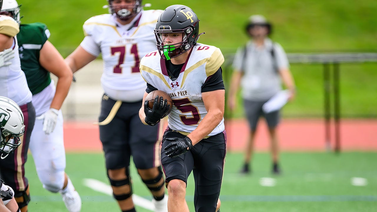 Crew Davis named MaxPreps New York High School Football Player of the Year