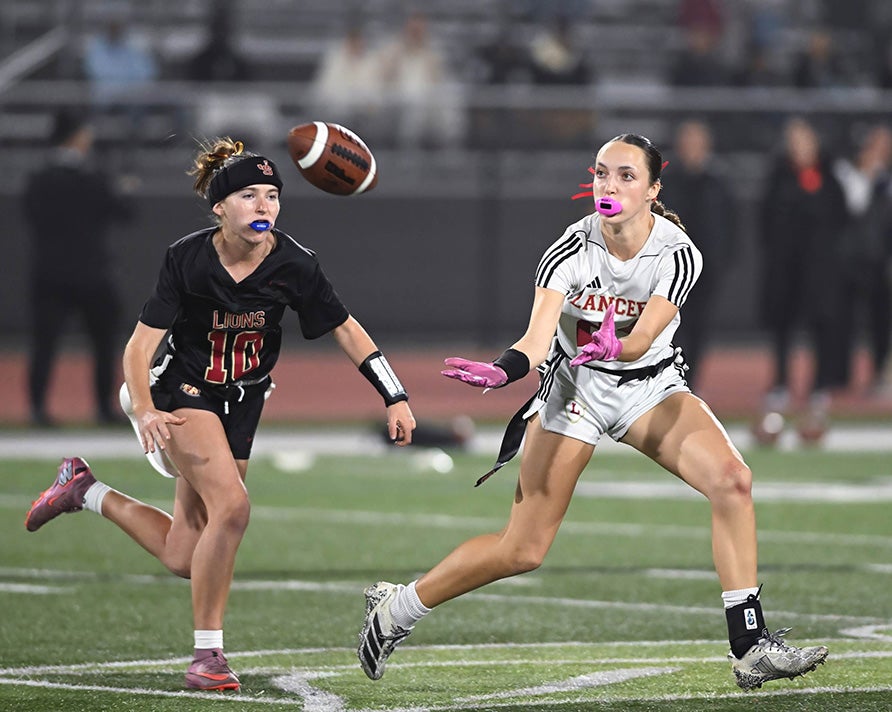 High school flag football: NFHS approves eight rule changes for 2026-27 ...