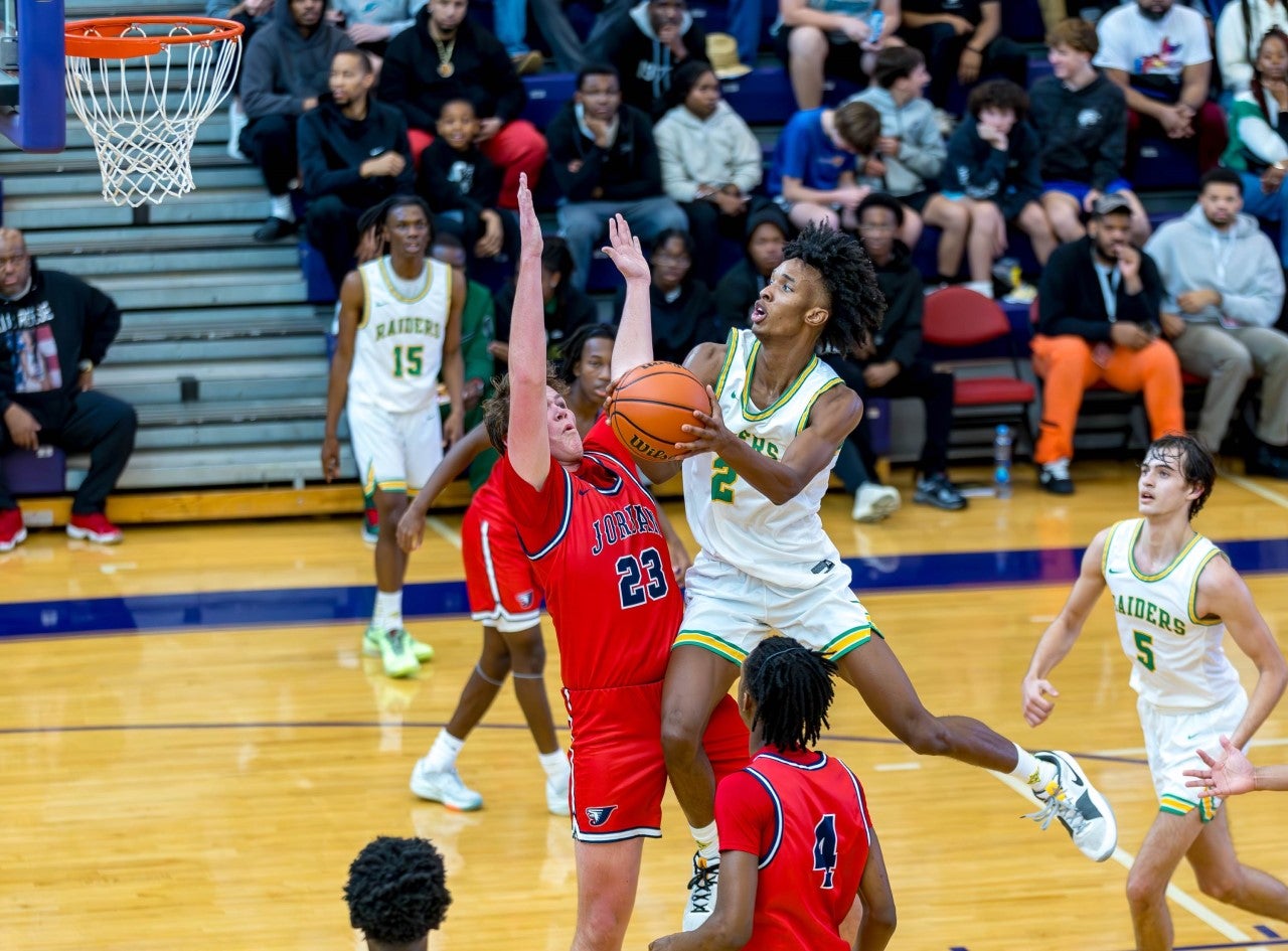 WATCH: Four-star North Carolina State signee Paul McNeil scores 71 ...