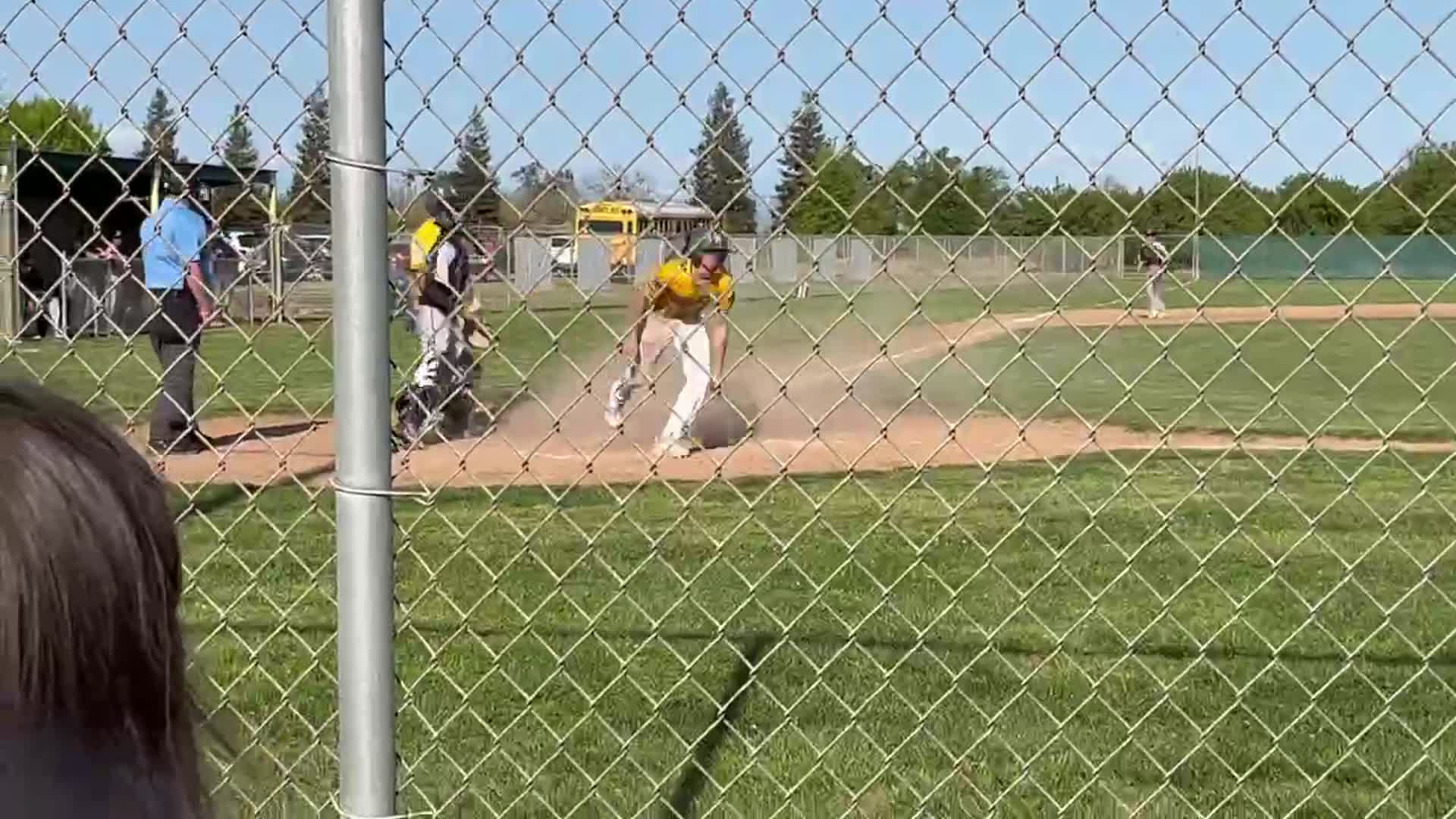 Baseball Game Recap: Le Grand Bulldogs vs. Delhi Hawks