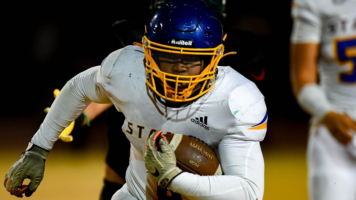 LISTEN LIVE Tonight: Muir at St. Piux X-St. Matthias Academy