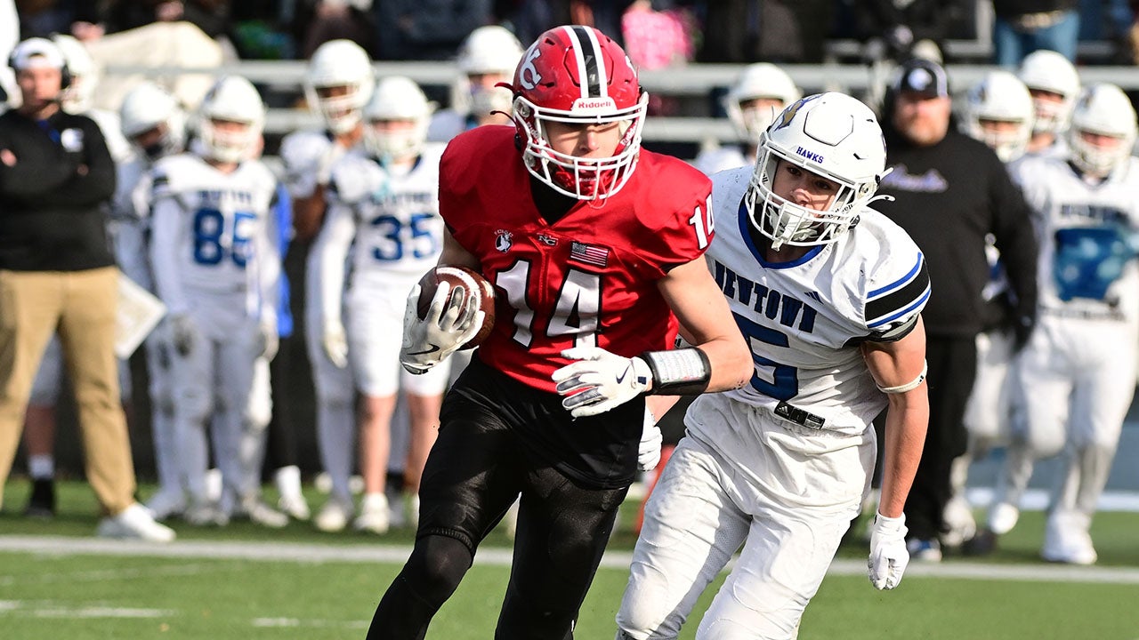 Andrew Esposito named 2024 MaxPreps Connecticut High School Football ...