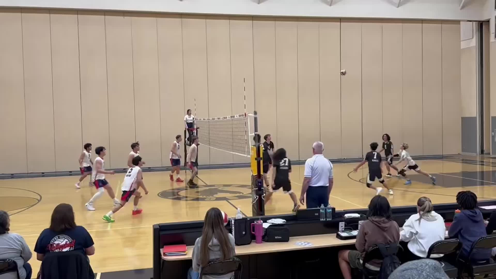 Volleyball Recap: Beyer Find Success