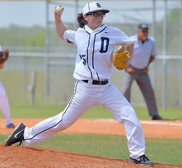 Photos: Female high school baseball pitcher Chelsea Baker baffles ...