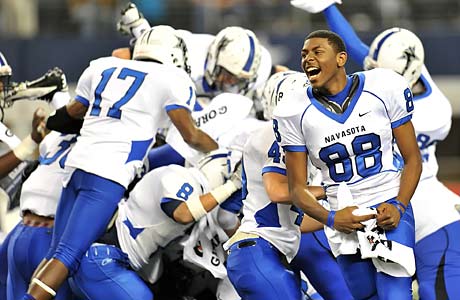 Small town, big-time football honored in MaxPreps Tour of Champions in ...