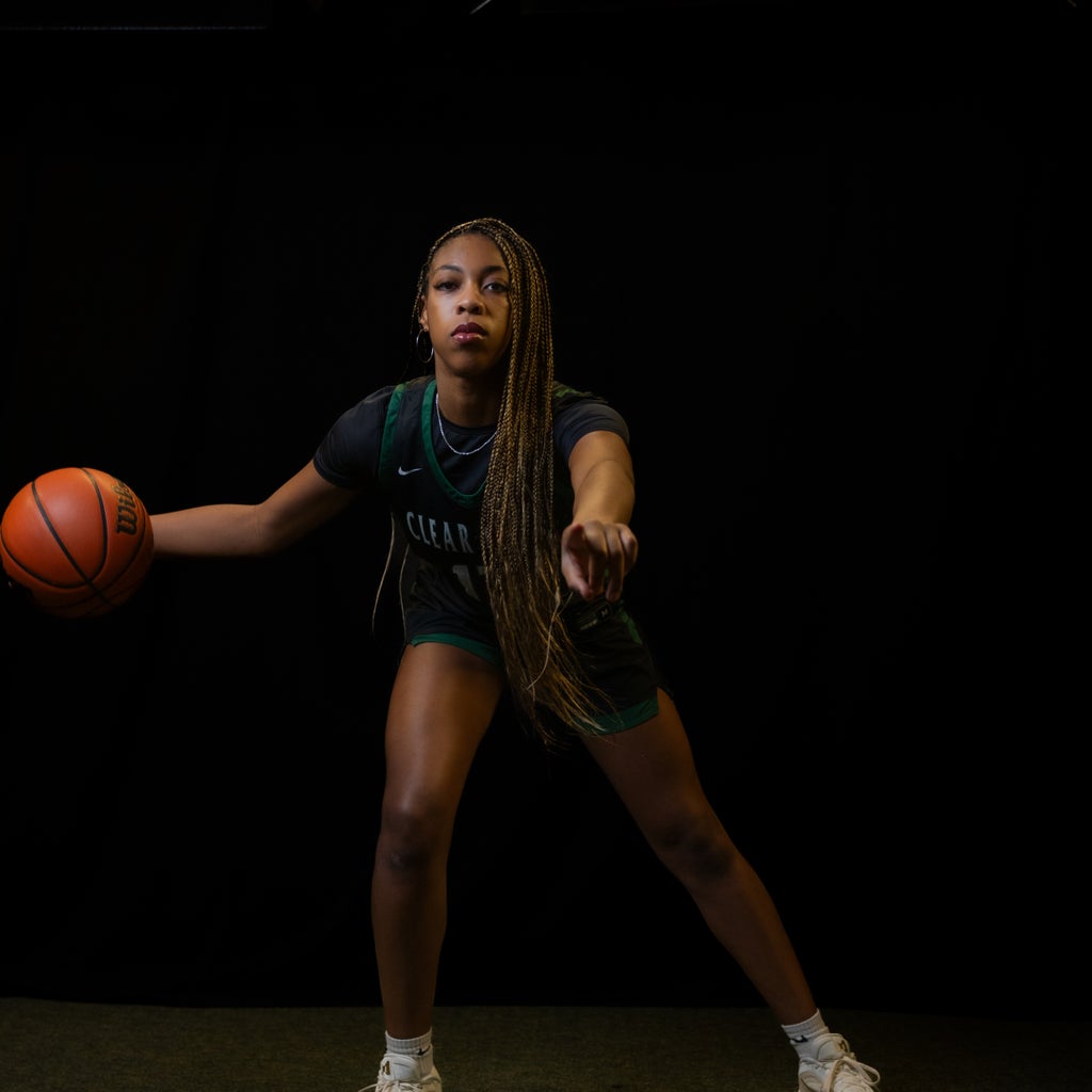 Basketball Game Preview: Clear Falls Knights vs. Barbers Hill Eagles