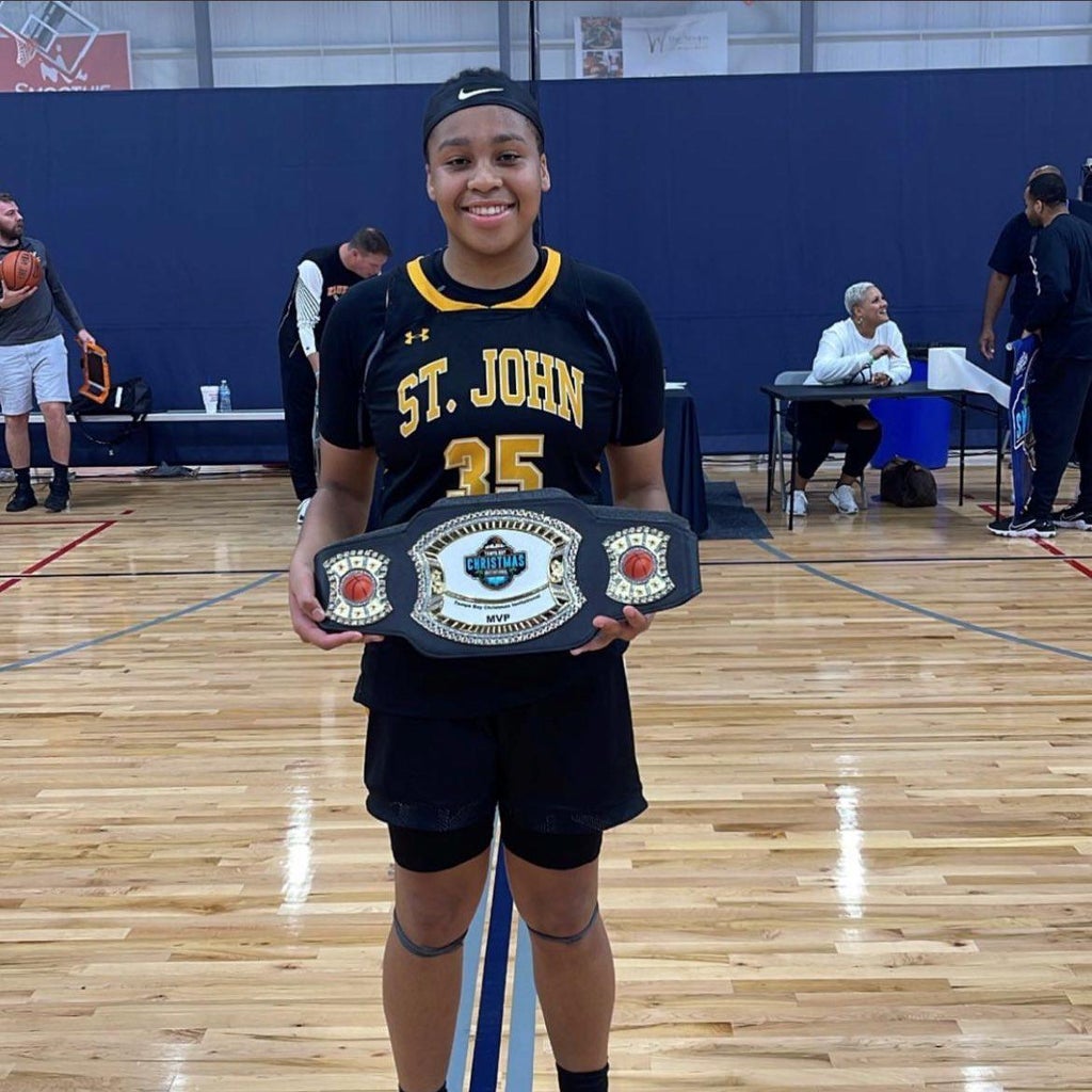 Zoe Brooks' (Holmdel, NJ) News