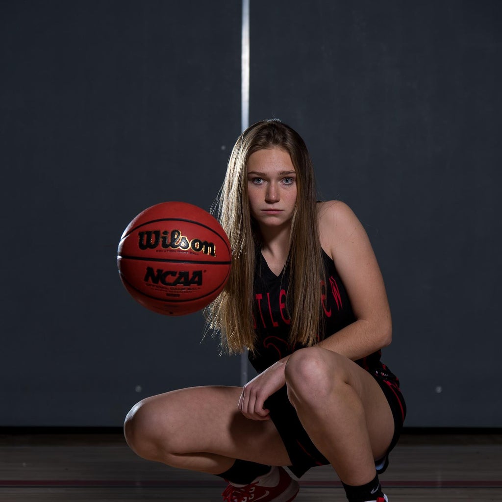 Leaya McKinney's Video "Leaya McKinney's highlights Mountain Vista High"