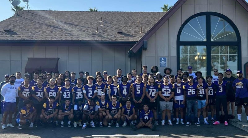 Lemoore High School (CA) Varsity Football